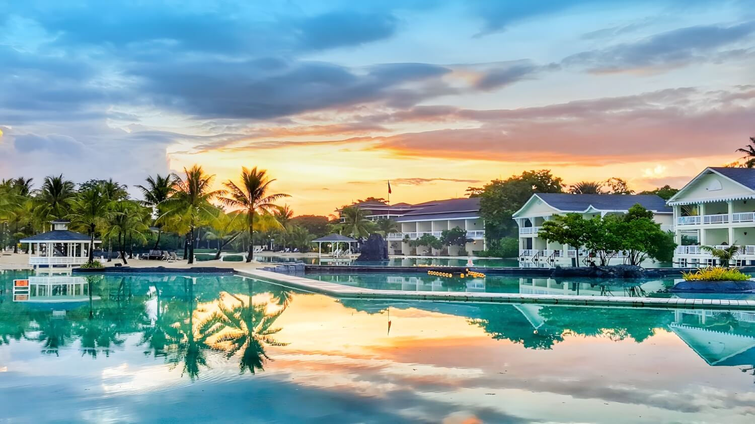 PLANTATION BAY RESORT & SPA hotel viešbutis (Filipinai Filipinai)